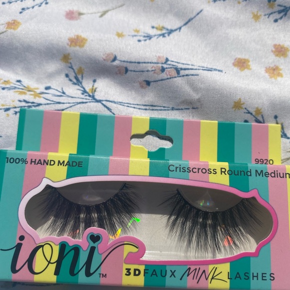 House of Lashes | Makeup | Ioni House Of Lashes False Eyelashes | Poshmark